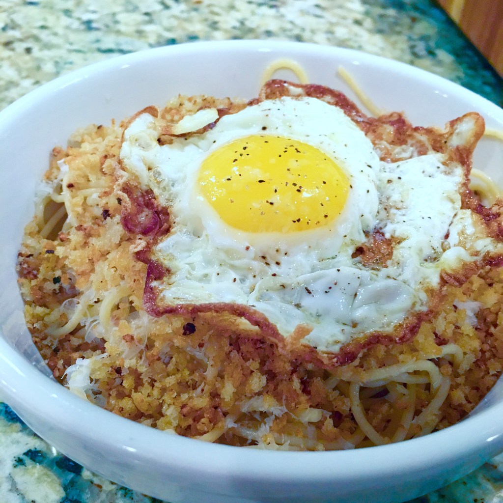 Spaghetti with Spicy Breadcrumbs and Crispy Egg – Crunchy Salty Sweet